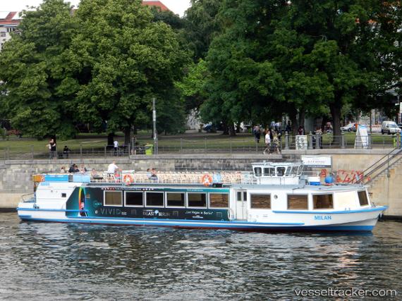 Milan - Passenger ship, MMSI 211519700, Callsign DC2970, Flag Germany ...