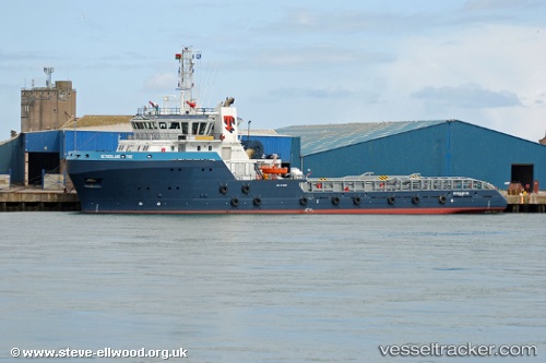 Netherland Tide - Tug, IMO 9476898, MMSI 576212000, Callsign YJVY9 ...